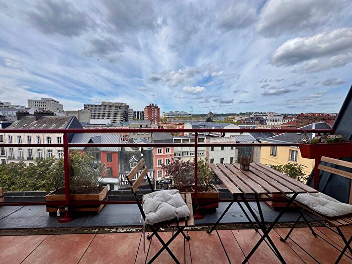 Centre Ville-Rive Gauche, Rouen : Appartement 4 pièces à louer