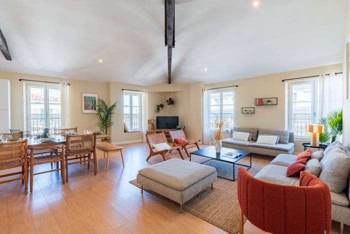 Opéra, Marseille 1er arrondissement : Appartement 10 pièces à louer