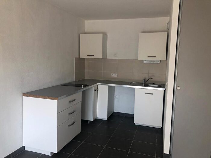 Appartement à louer - Juvignac - 2 pièces - 1 chambre