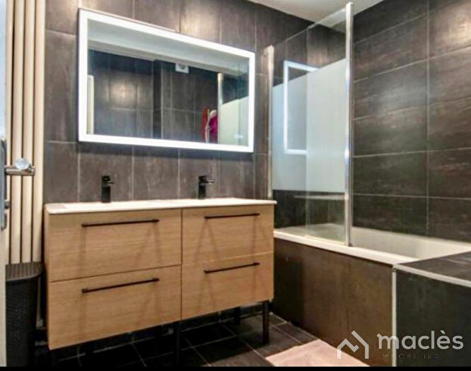 Appartement à vendre - Montmagny, Centre-ville, Carrières - 4 pièces - 2 chambres