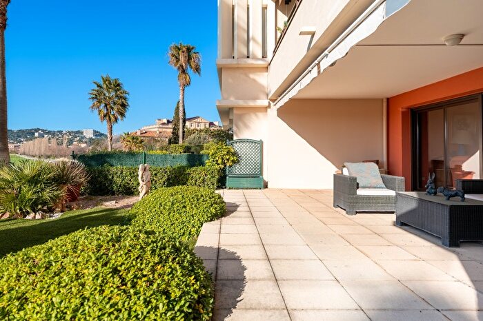 Appartement à vendre - Marseille e , Bonneveine - 4 pièces - 3 chambres