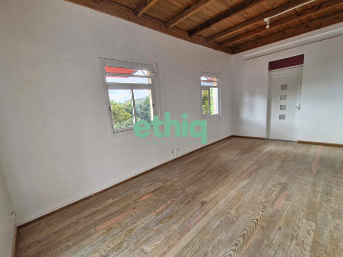 Maison à vendre - Saint-Claude - 1 pièce
