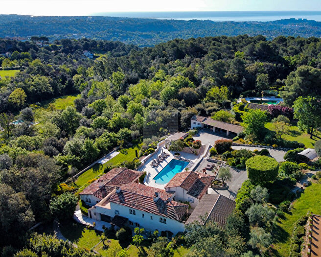 La Colle-sur-Loup : Maison 12 pièces à vendre