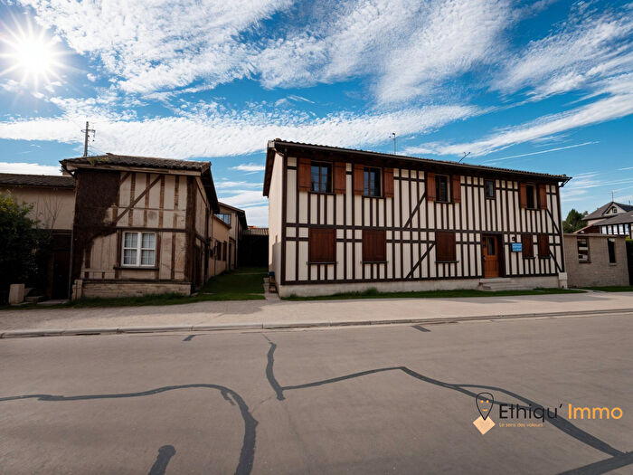 Maison à vendre - Hampigny - 7 pièces - 5 chambres