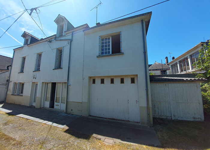 Maison à vendre - Châteaubriant, Centre-ville, Gare - 7 pièces - 4 chambres
