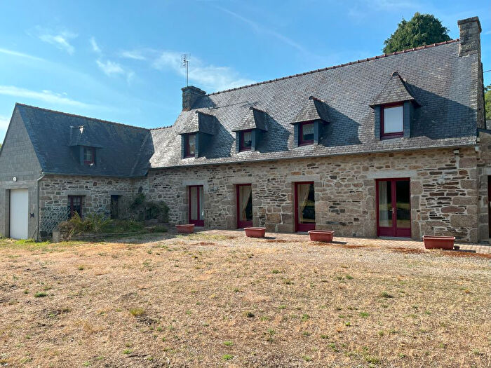 Plounévez-Quintin : Maison 5 pièces à vendre