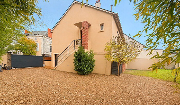 Mûrs-Erigné : Maison 8 pièces à vendre