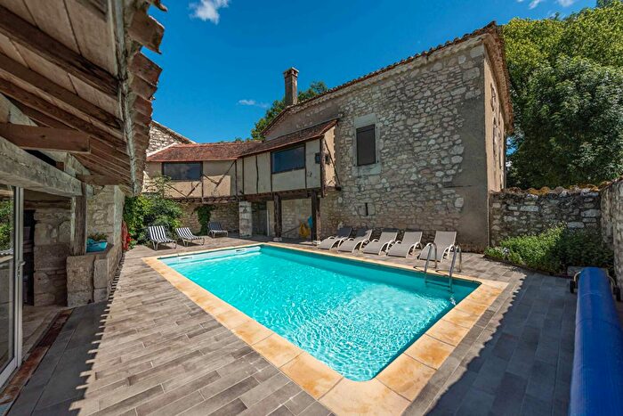 Montcuq : Maison 11 pièces à vendre