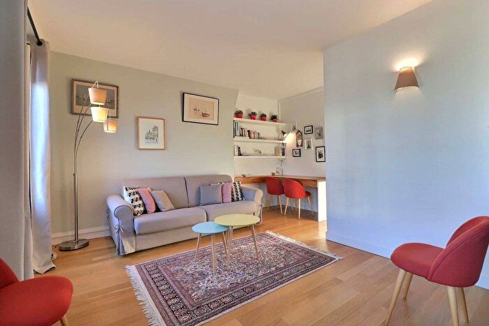 Appartement à louer - Trudaine-Maubeuge, Paris ème arrondissement - 1 pièce