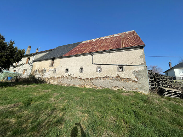 Maison à vendre - Tauves - 1 pièce - 1 chambre