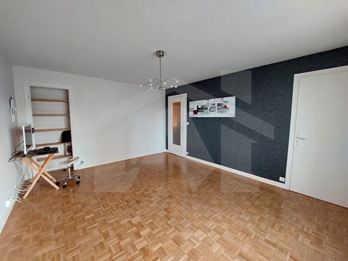 Appartement à vendre - Chambéry, Centre-ville - 2 pièces - 1 chambre