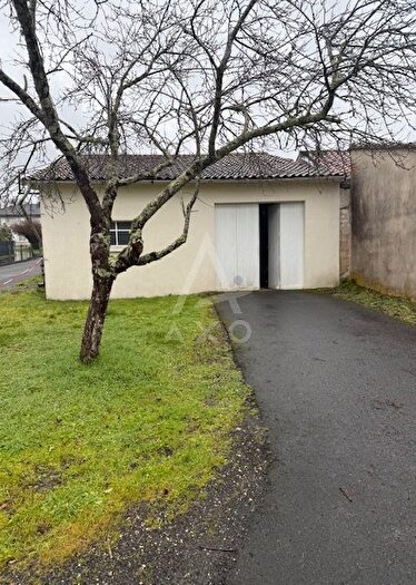 Maison à vendre - Magnac-sur-Touvre - 1 pièce - 1 chambre