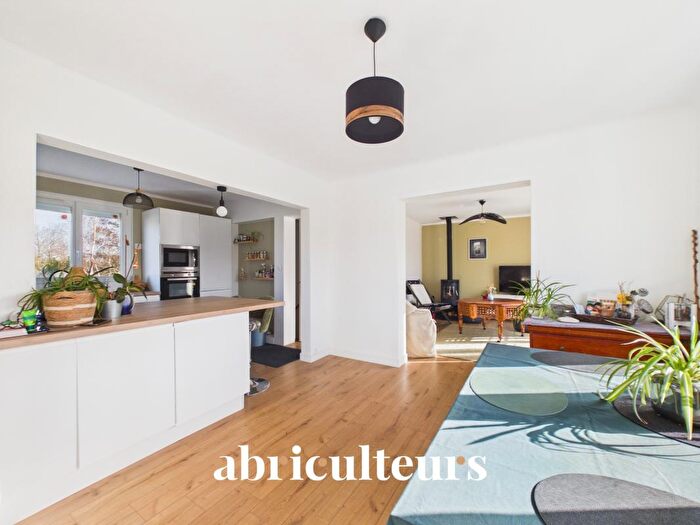 Maison à vendre - Pont-Saint-Martin - 7 pièces - 3 chambres