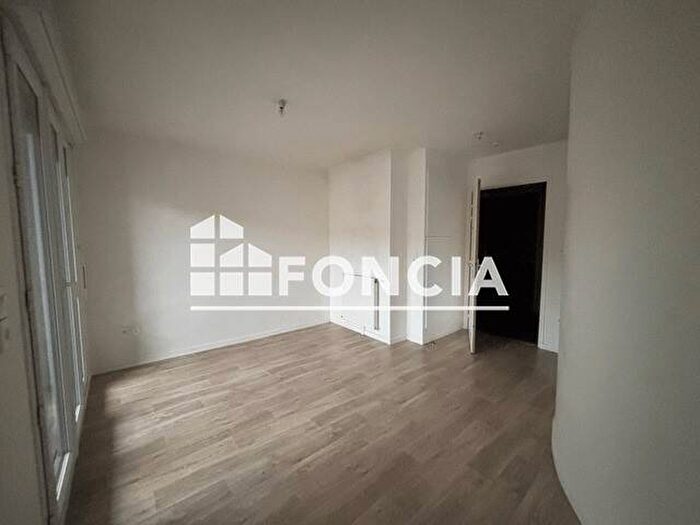 Appartement à louer - Le Village-Les Pres, Éragny - 2 pièces - 1 chambre