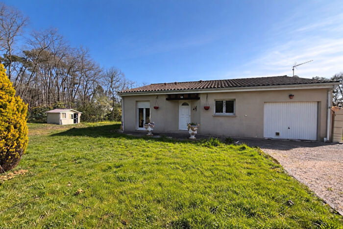 Maison à vendre - Coutras - 4 pièces - 3 chambres