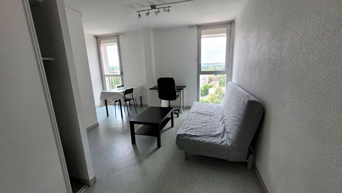 Cité Bretonnie-Chatelet-Favieres-Conches, Montluçon : Appartement 1 pièce à louer