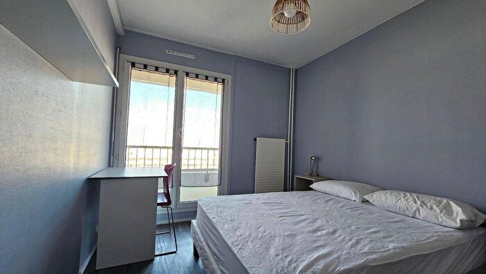 Appartement à louer - Grand Parc, Bordeaux - 1 pièce - 4 chambres