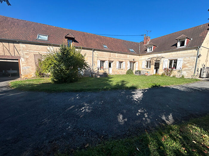 Maison 10 pièces à Lachapelle-Saint-Pierre, à vendre