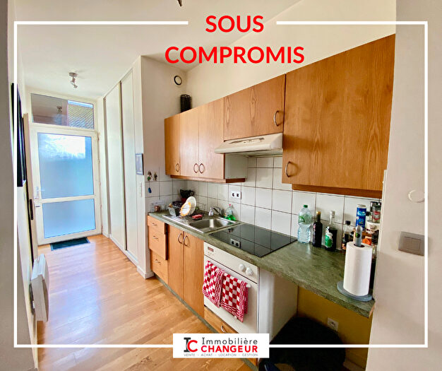 Appartement à vendre - Voiron, Centre-ville, Gare - 2 pièces - 1 chambre