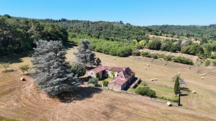 Maison à vendre - Le Buisson-de-Cadouin - 13 pièces - 8 chambres