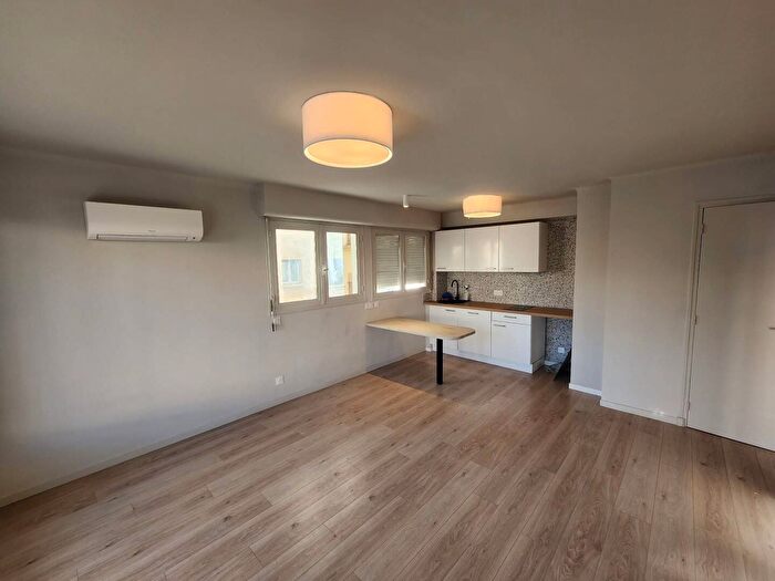 Appartement à louer - Europe, Le Cannet - 2 pièces - 1 chambre