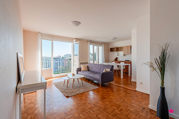 Appartement à vendre - Décines-Charpieu, Berthaudière - 3 pièces - 2 chambres