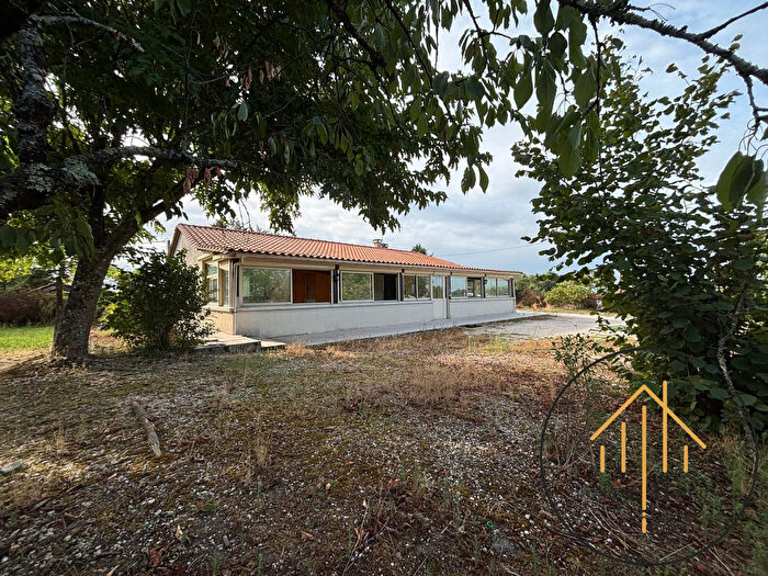 Maison 6 pièces à vendre - Saint-Laurent-de-Belzagot