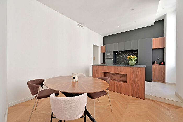 Appartement à vendre - Nîmes, Ecusson, Arènes - 3 pièces - 2 chambres