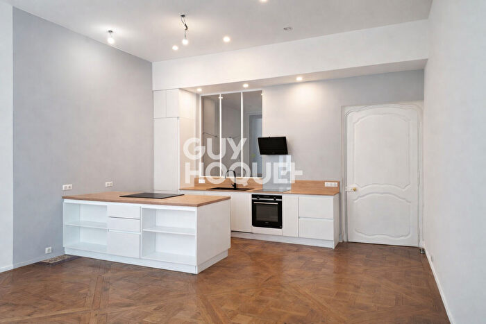 Appartement 4 pièces à vendre - Chambéry, Centre-ville