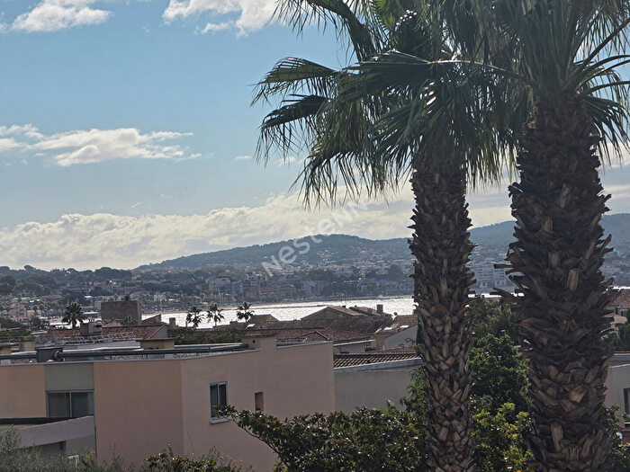Appartement 4 pièces à vendre - Sanary-sur-Mer, Centre-ville, Port