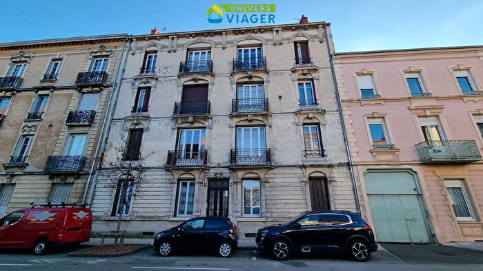 Appartement à vendre - Roanne, Gare - 5 pièces - 2 chambres
