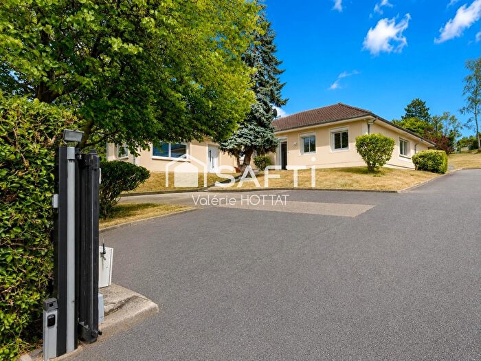 Maison 8 pièces à Bouafle, à vendre