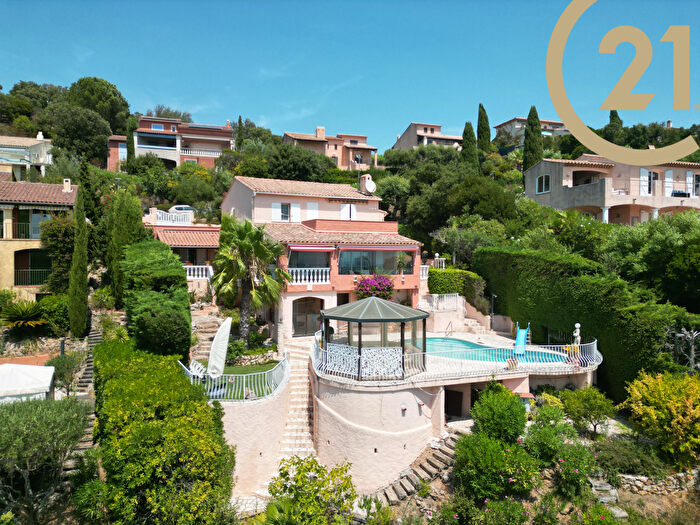 Maison 7 pièces à Roquebrune-sur-Argens, à vendre
