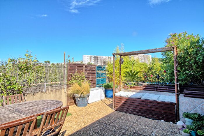 Appartement à vendre - Marseille e , Mazargues - 4 pièces - 3 chambres