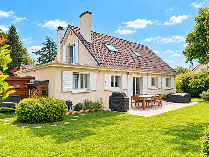 Le Mesnil-Saint-Denis : Maison 6 pièces à vendre