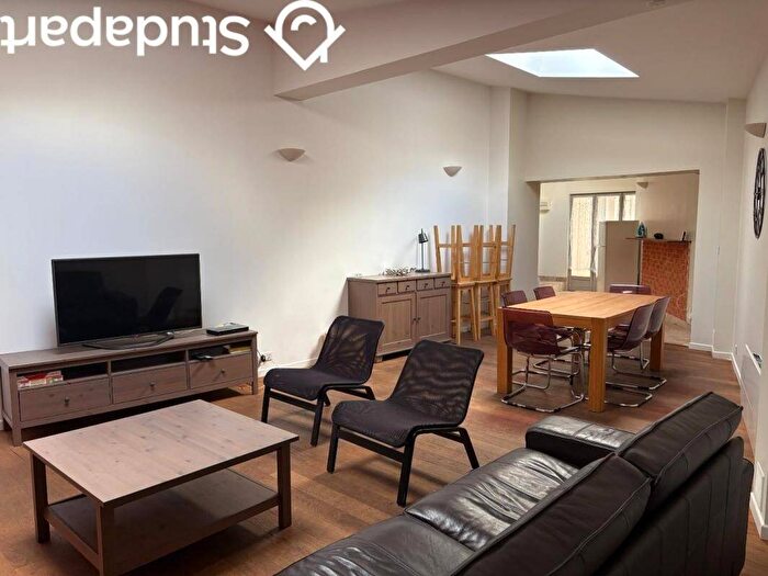 Appartement à louer - Saint Pierre, Croix - 1 pièce - 3 chambres