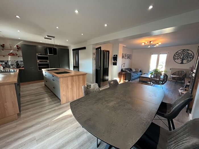 Maison à vendre - Chevigny-Saint-Sauveur - 9 pièces - 6 chambres