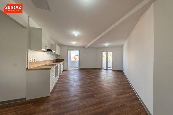 Appartement à louer - Le Tampon, Centre-ville - 4 pièces - 3 chambres