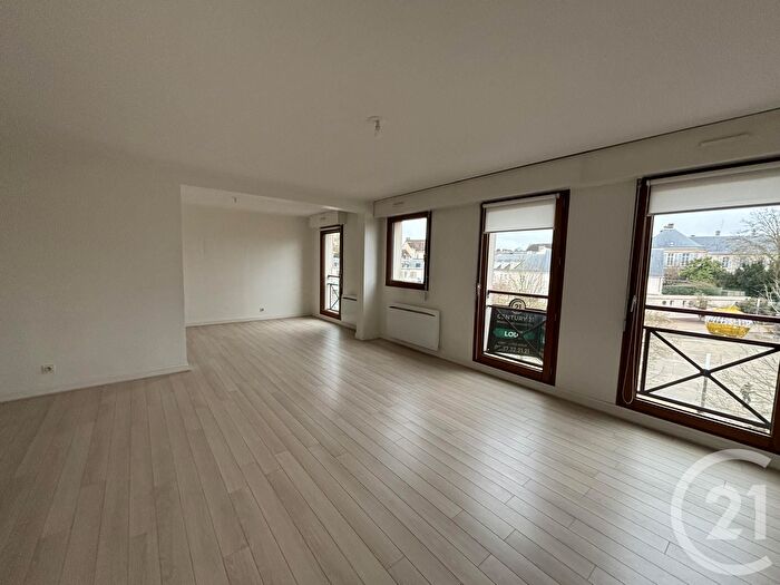 Appartement à louer - Chartres, Centre-ville - 4 pièces - 3 chambres