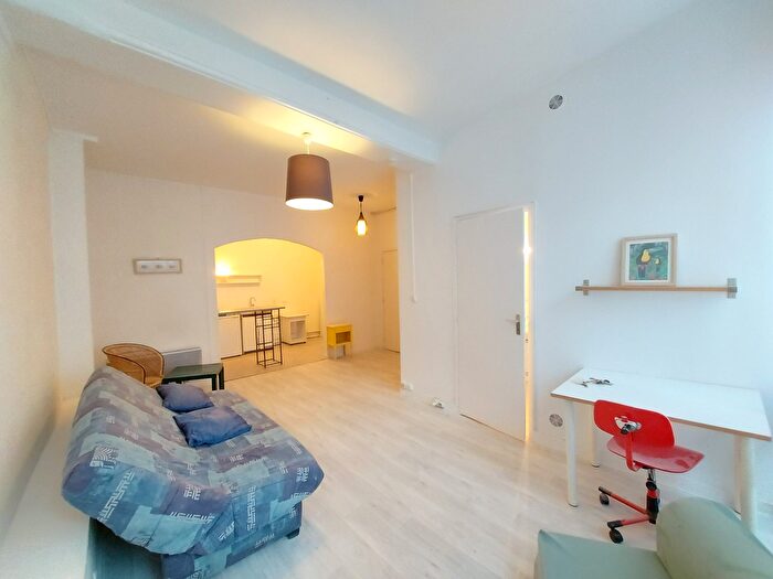 Appartement à louer - Chalon-sur-Saône, Centre-ville - 1 pièce