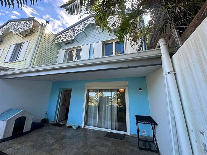 Maison à louer - Saint-Pierre - 4 pièces - 3 chambres