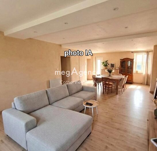 Matha : Maison 8 pièces à vendre