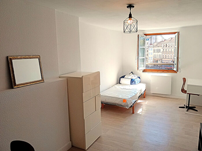 Limoges, Centre-ville, Hôtel de Ville, Emailleurs : Appartement 1 pièce à louer