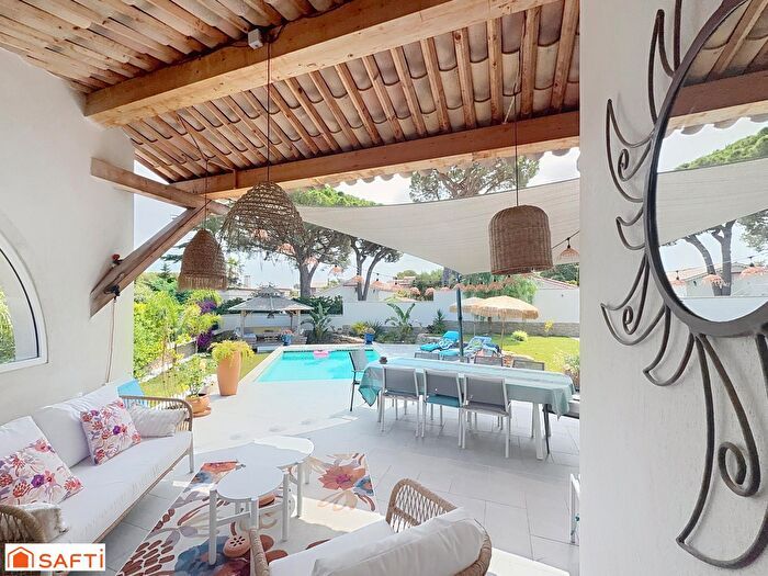 Maison à vendre - Fréjus, Saint-Aygulf - 6 pièces - 3 chambres