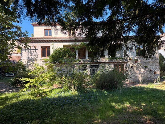 Maison à vendre - Alès, Centre-ville - 12 pièces - 7 chambres