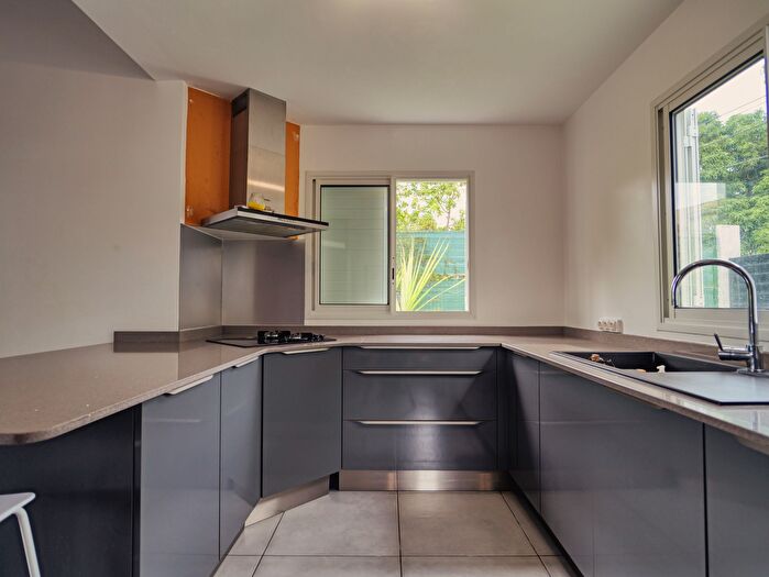 Maison 3 pièces à Les Abymes, à louer
