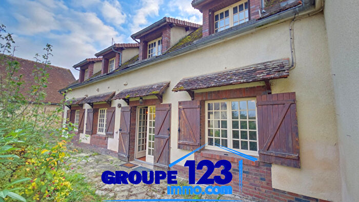 Maison à vendre - Guerchy - 3 pièces - 2 chambres