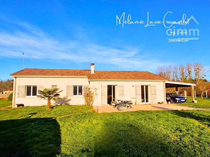 Maison à vendre - Chepniers - 5 pièces - 4 chambres