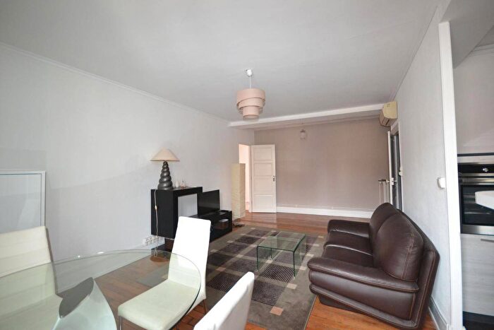 Appartement à louer - Cordeliers, Dijon - 4 pièces - 3 chambres