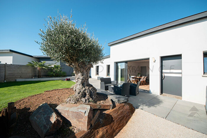 Maison à vendre - Landivisiau - 4 pièces - 3 chambres